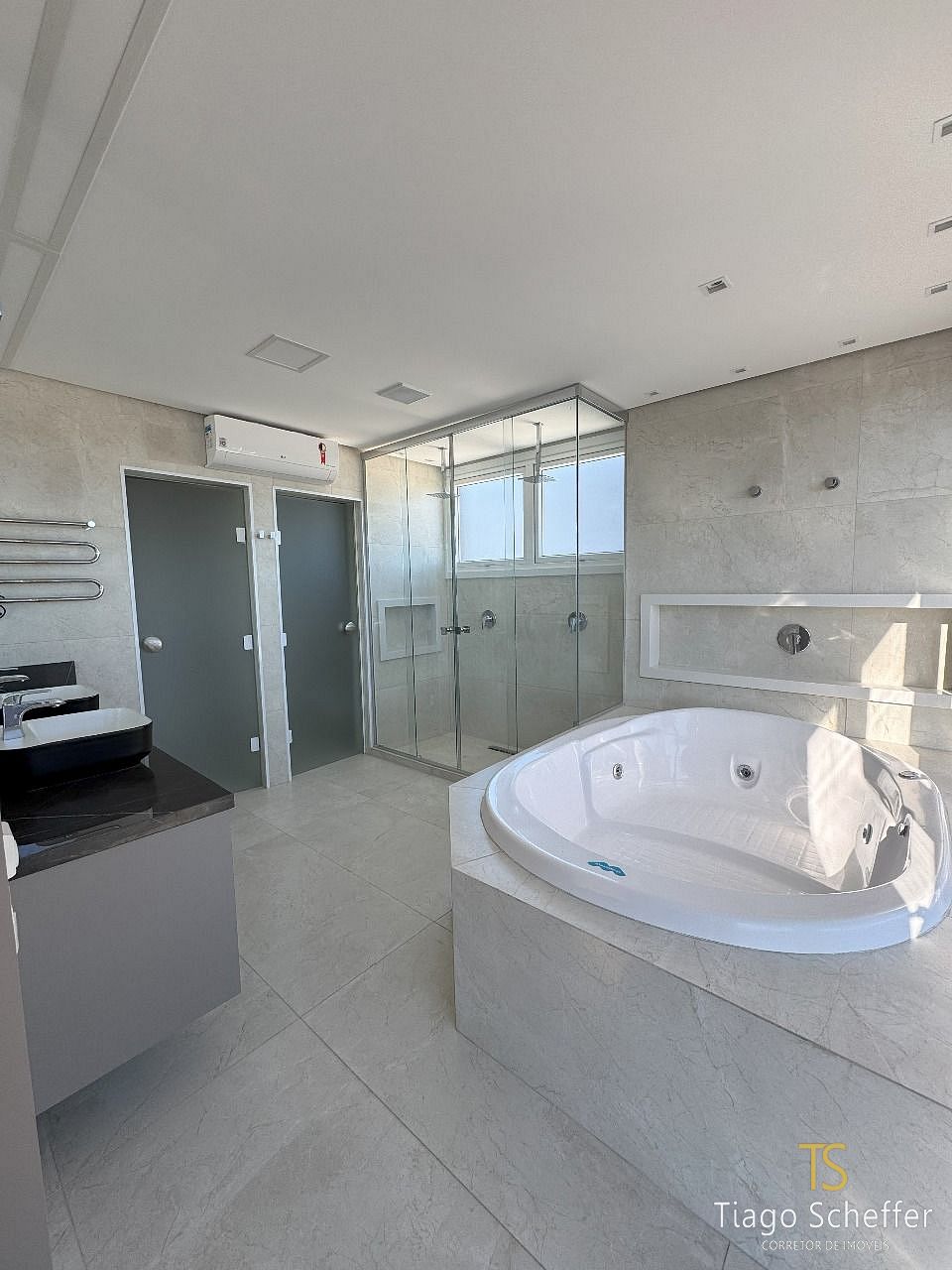 Apartamento no Edifício Infinity à Venda em Torres - Edifício Infinity